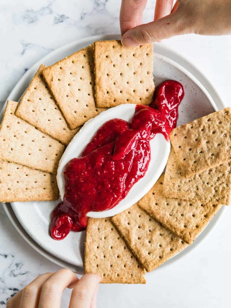 20+ Delicious & Easy Christmas Themed Party Dips - Starters and Treats