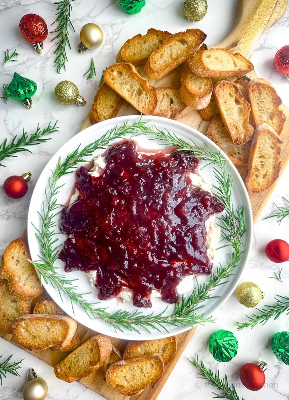 20+ Delicious & Easy Christmas Themed Party Dips - Starters and Treats