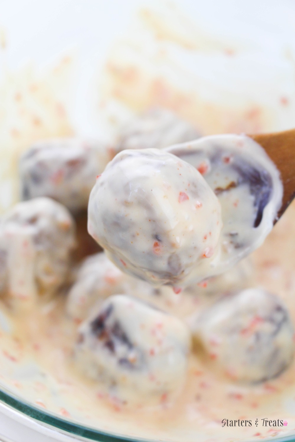 Bang Bang Meatballs : An Easy Meatball Appetizer - Starters and Treats