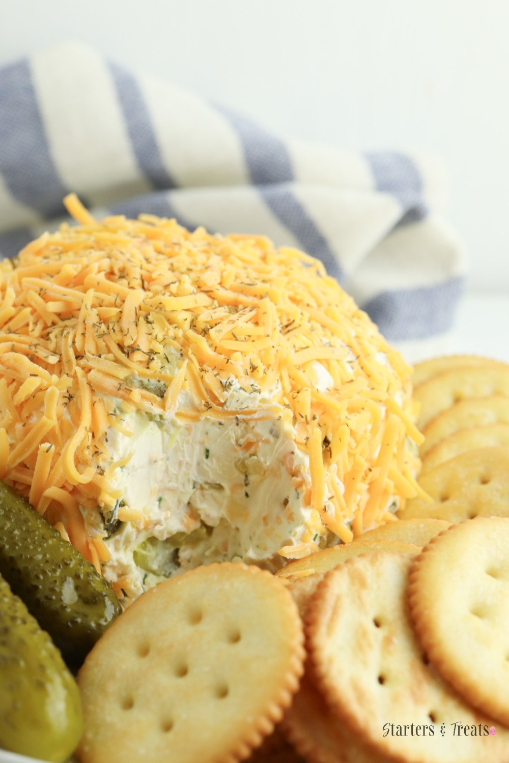 Dill pickle cheese ball - Starters and Treats