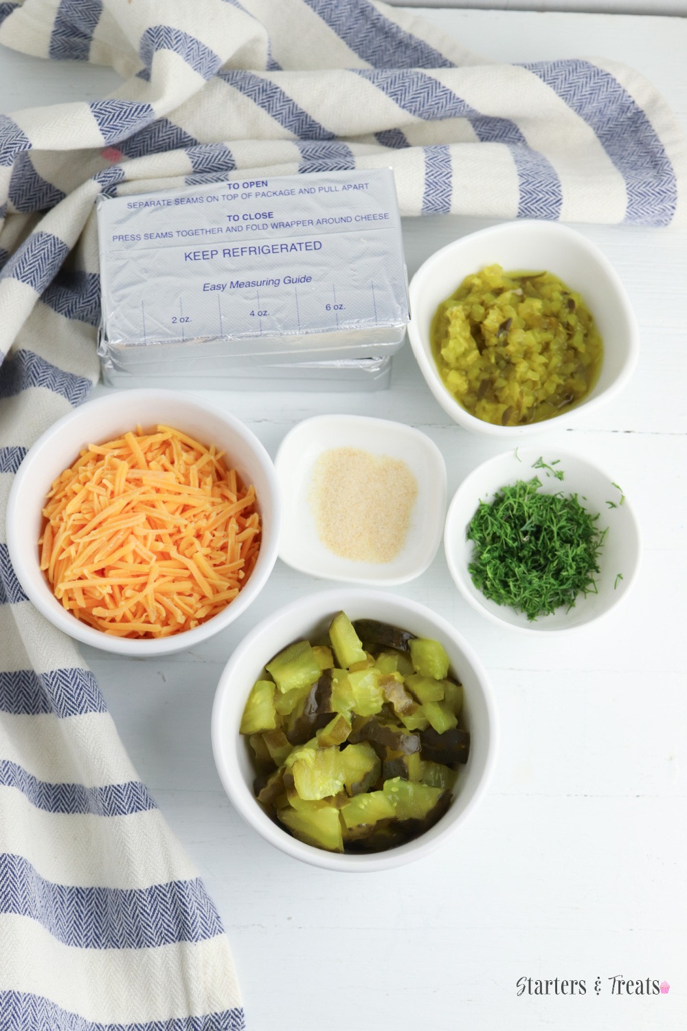 Dill pickle cheese ball - Starters and Treats